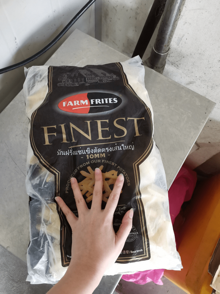 FARM FRITES 10MM REGULAR CUT 2KG PACKING - GL MARINE FROZEN SDN BHD